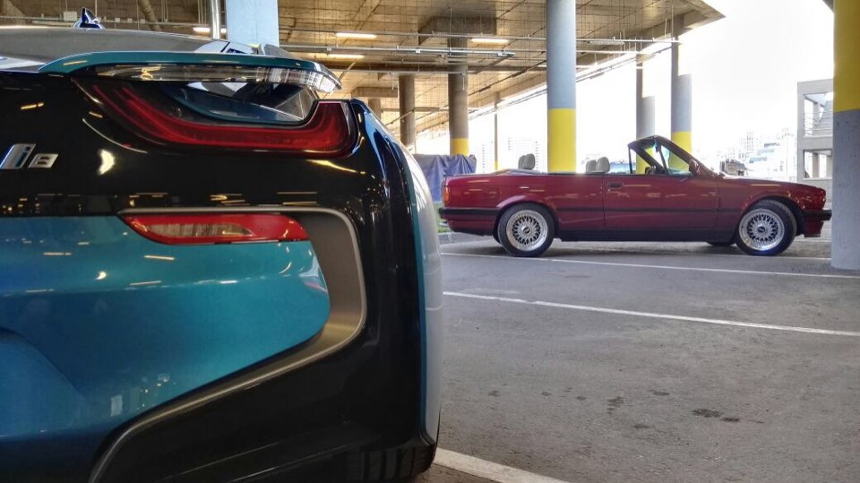 Яблочные фоты i8 и е30 — BMW 3 series Convertible (E30), 3,2 л, 1992 года | фотография | DRIVE2