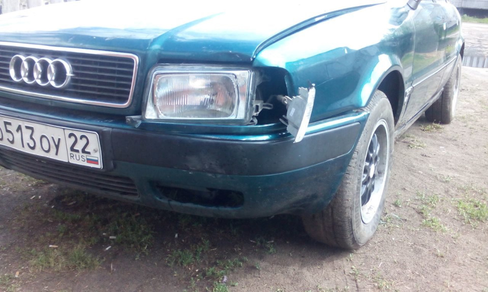 Кому расскажи не поверят Мини ДТП — Audi 80 B4 2 л 1993 года ДТП