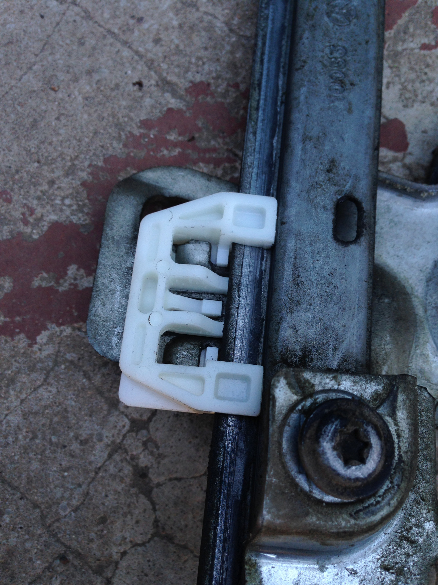 Дребезг стёкл — Skoda Octavia A4 Mk1, 1,8 л, 2006 года | другое | DRIVE2