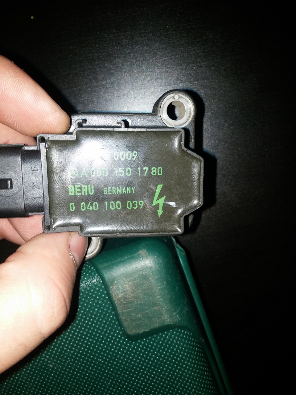 Замена катушки зажигания — Mercedes-Benz C-Class (W203), 2,3 л, 2002 ...