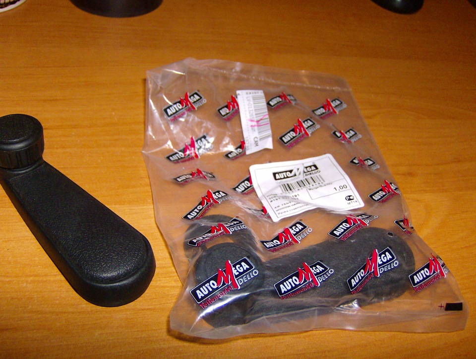 Ручка стеклоподйомника — Volkswagen Polo Hatchback Mk2, 1 л, 1988 года ...