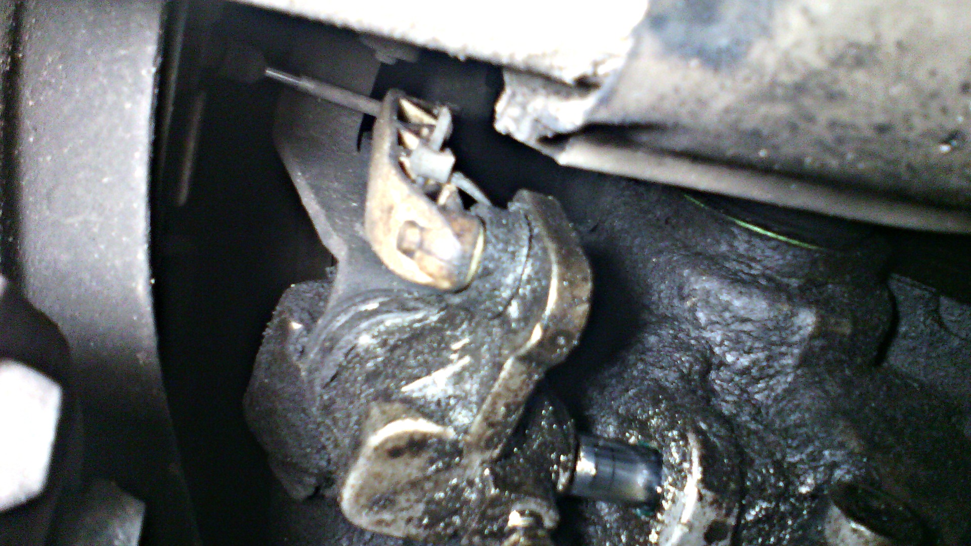 Поменял штангу селектора. — Volkswagen Polo Mk3, 1 л., 2000 года ...