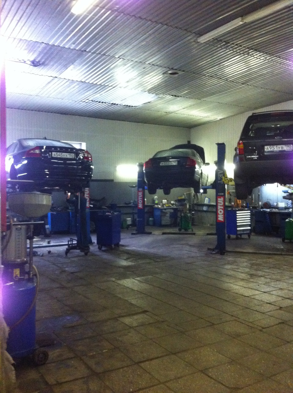 Замена масла в АКПП, левого сальника АКПП и замена крепления лючка ...