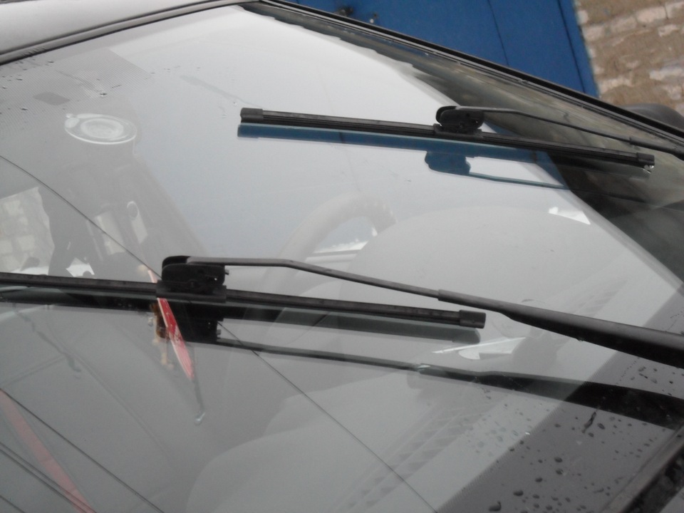 Бескаркасные стеклоочистители — Renault Logan (1G), 1,6 л, 2011 года ...