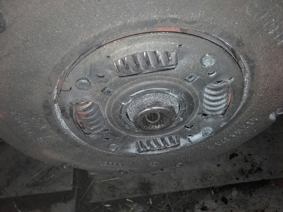 Новое сцепление, масло в коробке и выжимной диск — Volkswagen Golf ...