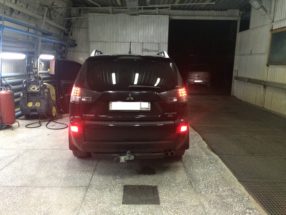 Задний дворник с туманкой))) — Mitsubishi Outlander XL, 3 л, 2008 года ...