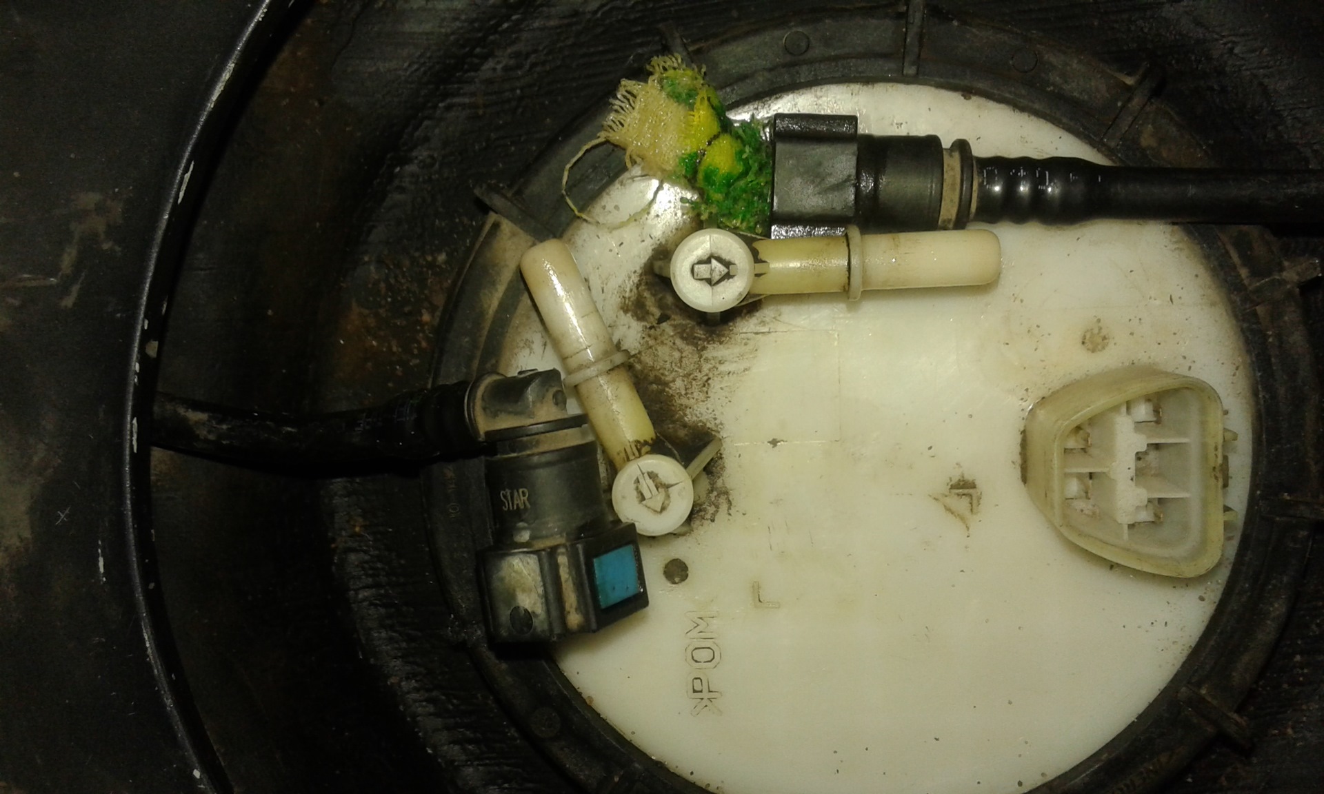 Бензонасос(добавка) — KIA Sorento (2G), 2,4 л, 2009 года | своими ...