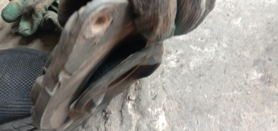 Опора и пыльник сторона #2 — Renault Megane III, 1,5 л, 2014 года ...