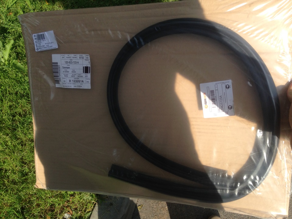 Уплотнительная резинка под капот — Skoda Octavia A5 Mk2 1 4 л 2011 года стайлинг Drive2