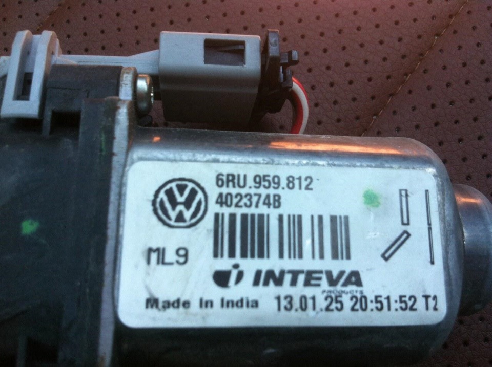 Мотор стеклоподъемника Volkswagen Polo 6ru959801 и 6ru959812 ...