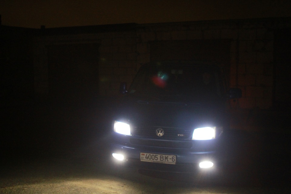 Новые противотуманки, лампочки — Volkswagen Multivan (T4), 2,5 л, 2000 ...