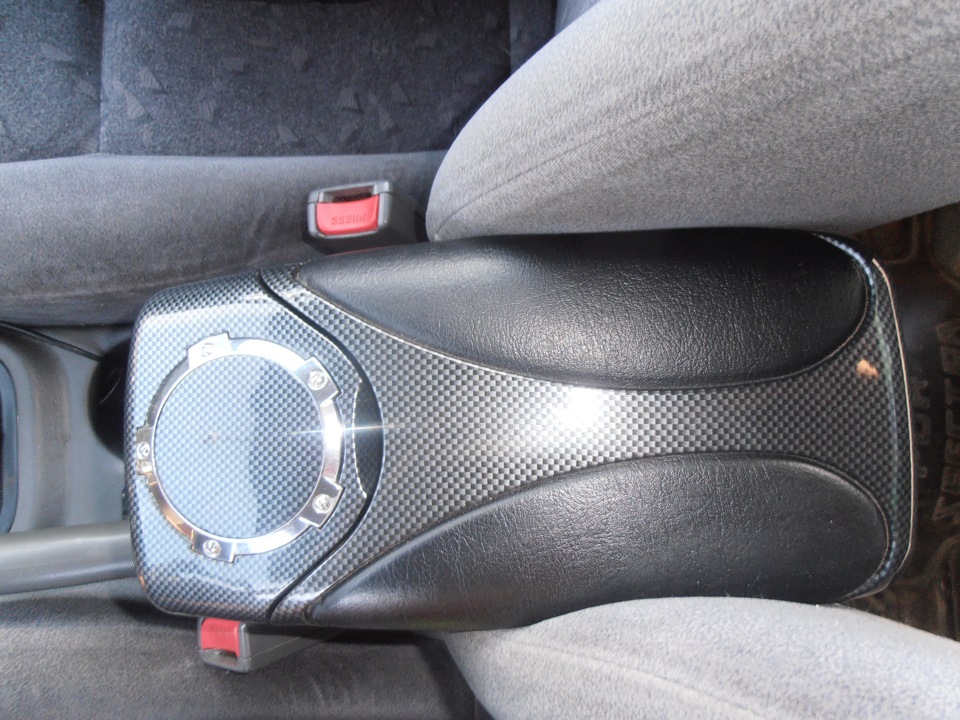 Подлокотник — KIA Spectra, 1,6 л, 2006 года | аксессуары | DRIVE2