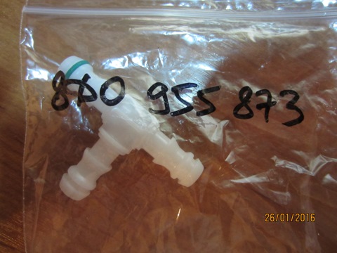 8D0955873 Тройник магистрали омывателя фар VAG | Запчасти на DRIVE2