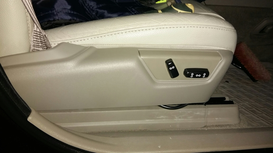 Боковая накладка пассажирского сидения — Volvo XC90 (1G), 2,5 л, 2006 ...