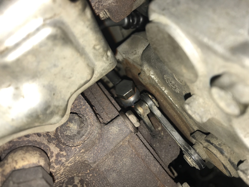 Замена трубки подачи масла в турбину — BMW X1 (E84), 2 л, 2013 года ...