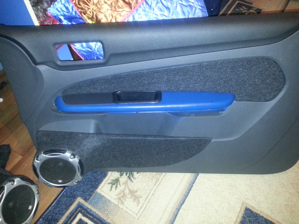 Подиумы в передние двери — Ford Focus Hatchback II, 1,4 л, 2007 года ...