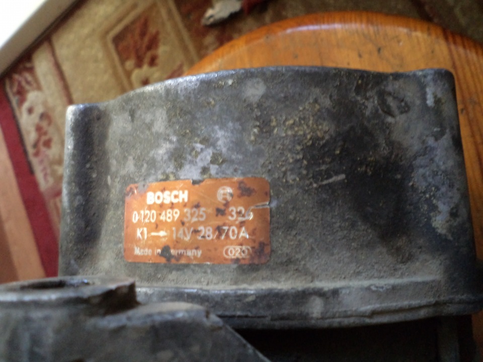 Замена таблетки Генератора — Mercedes-Benz E-Class (W124), 2,6 л, 1990 ...