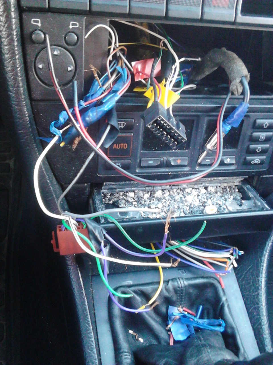 родные Nokia — Audi A6 (C4), 1,8 л, 1996 года | автозвук | DRIVE2