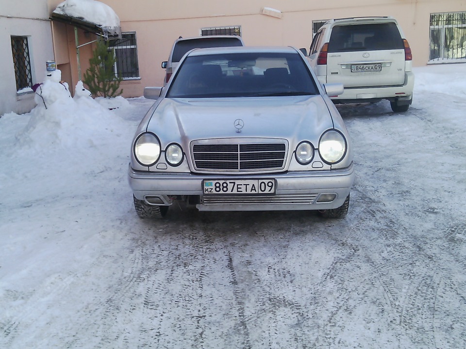 Вильнуть боком не удалось ) ( : начал хромать — Mercedes-Benz E-Class ...