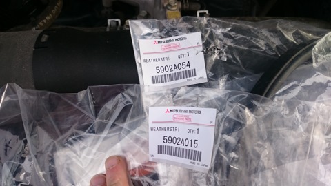 5902A015 Уплотнитель капота передний левый Mitsubishi | Запчасти на DRIVE2