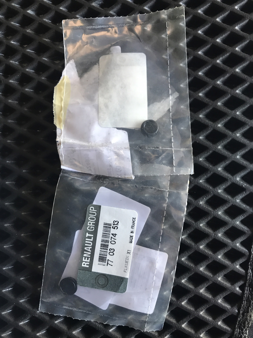 7703074513 Заглушка ручки двери (плас) RENAULT | Запчасти на DRIVE2