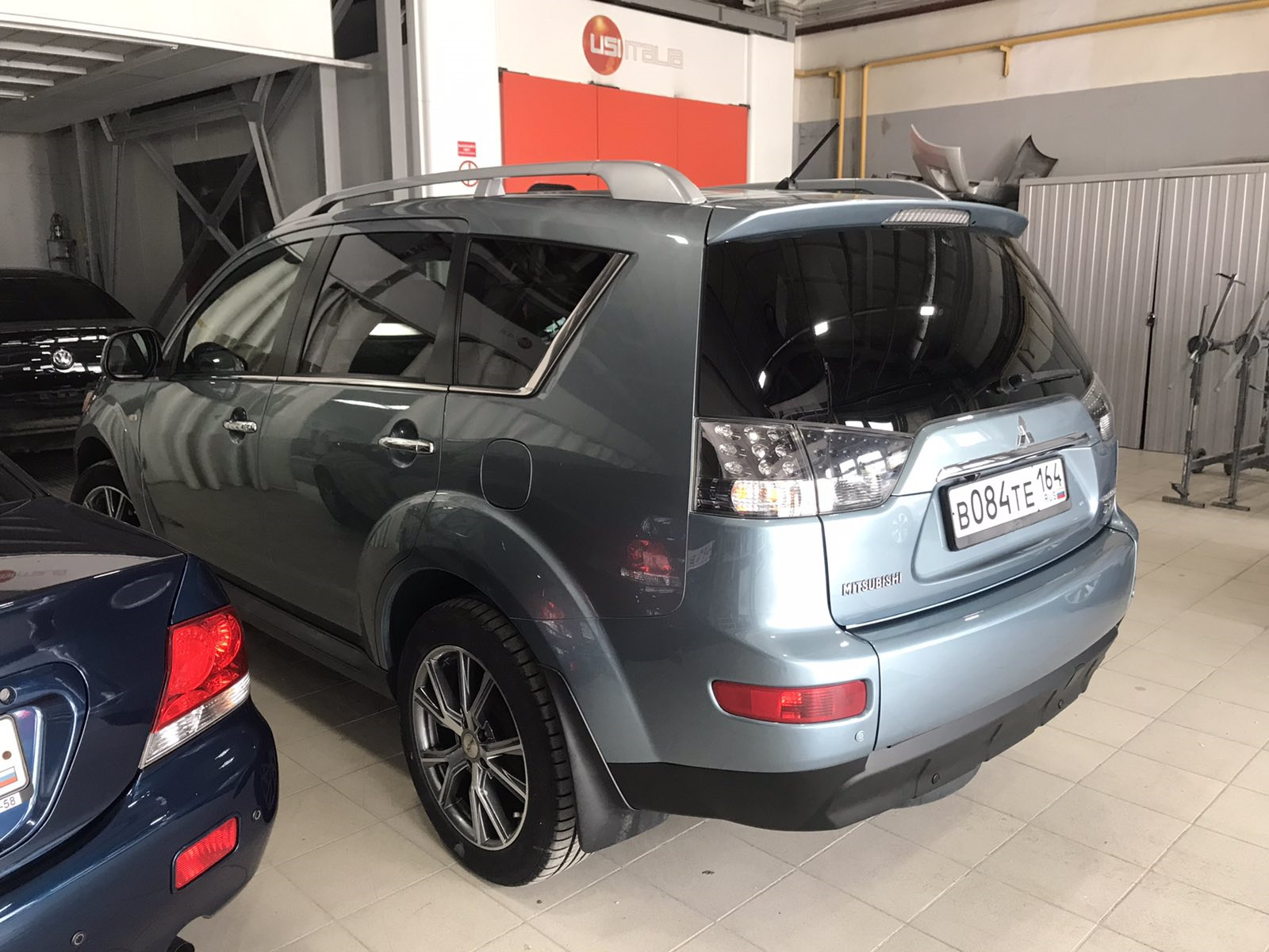 24. Не ты, так в тебя… — Mitsubishi Outlander XL, 2,4 л, 2008 года ...