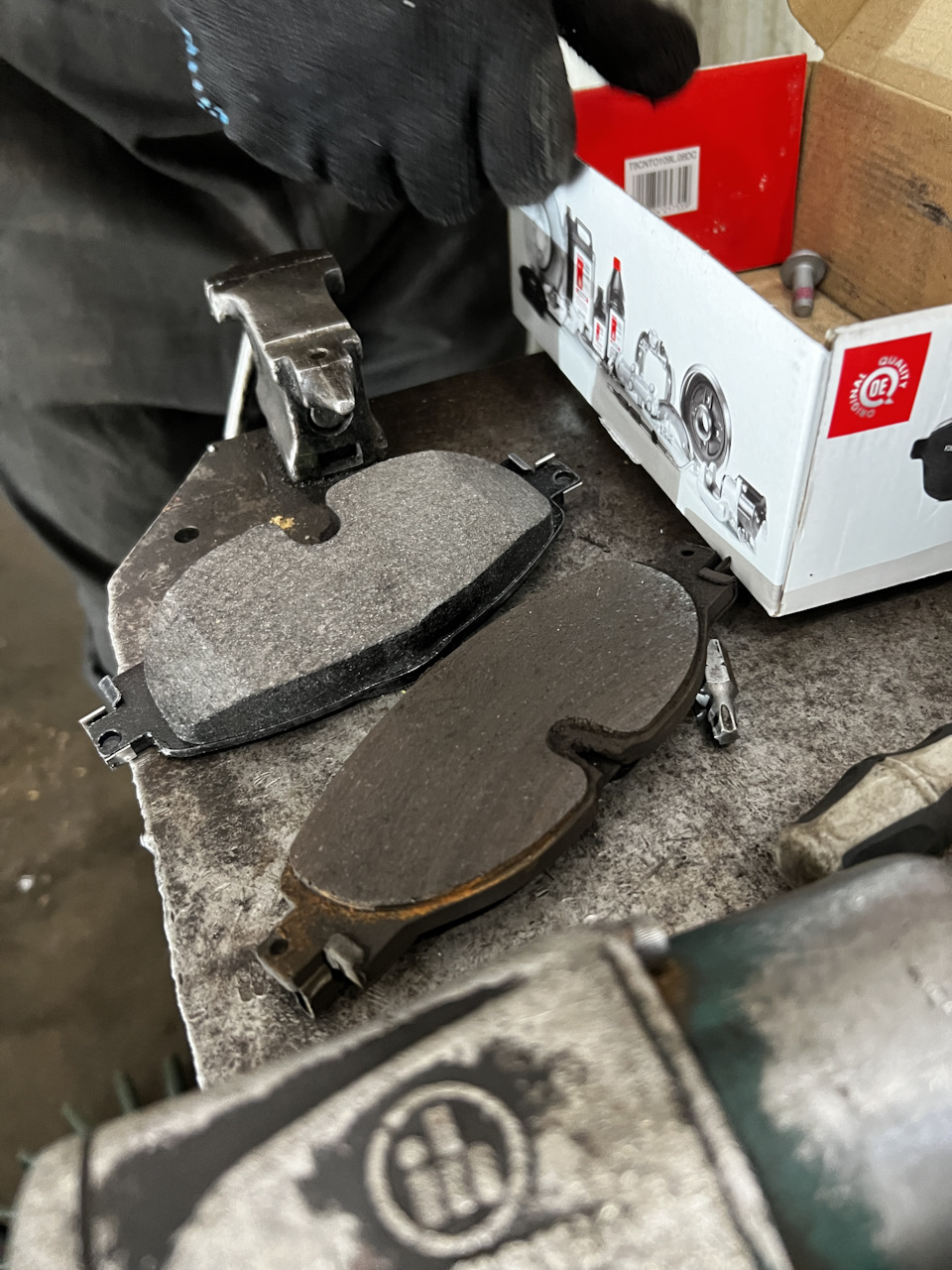 Колодки FERODO и тормозная VW — Skoda Karoq, 1,4 л, 2020 года ...