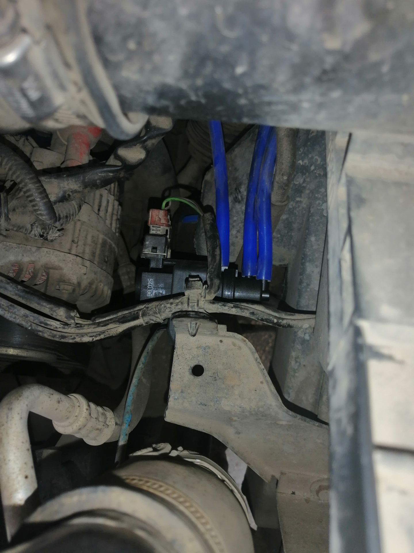 Клапан актуатора турбины часть 2 — Nissan Navara (2G), 2,5 л, 2008 года ...