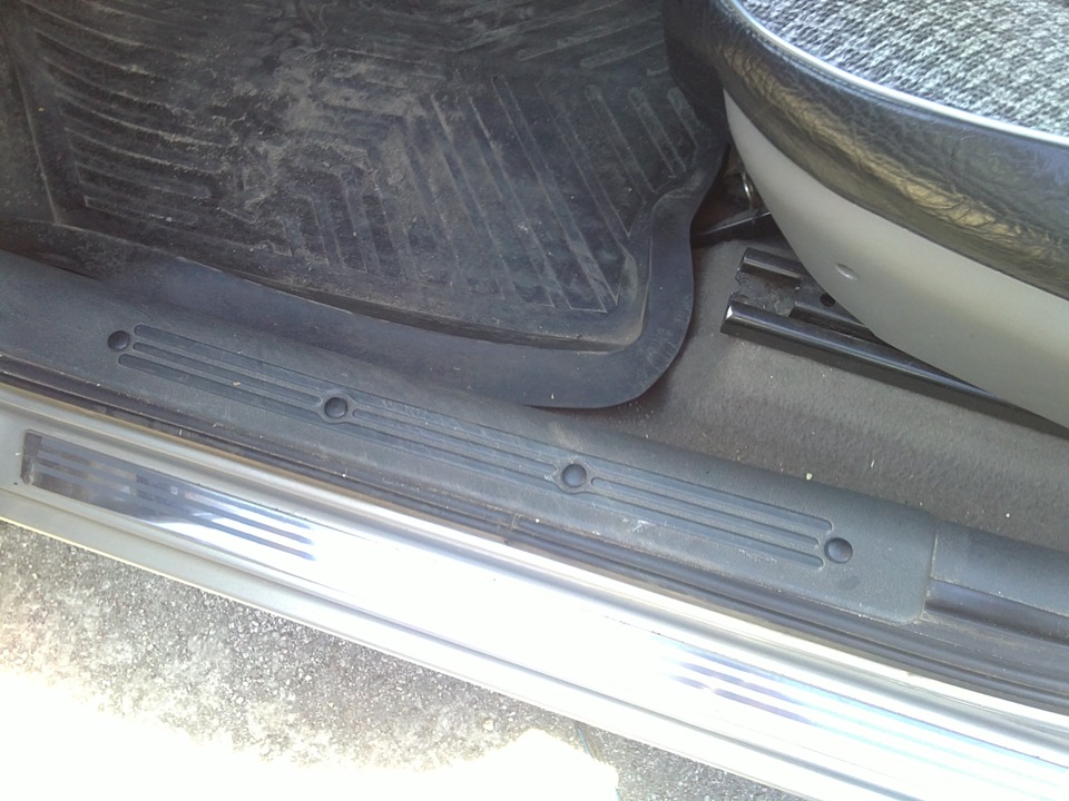 10ти гривневый тюнинг))))) или заглушки на шурупы — Lada Калина ...