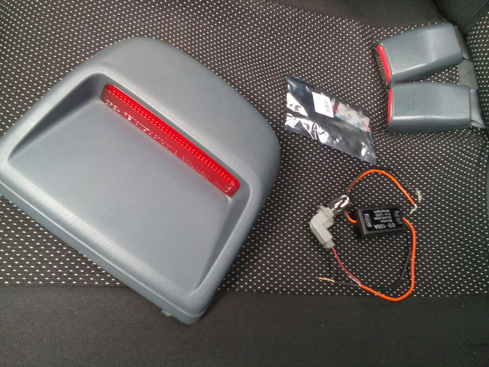 Стробоскоп в дополнительный стоп-сигнал))) — Nissan Almera Classic (B10 ...