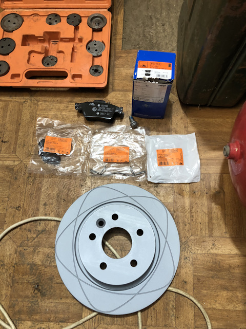 1471746 Болт M10x25мм суппорта / Ford | Запчасти на DRIVE2