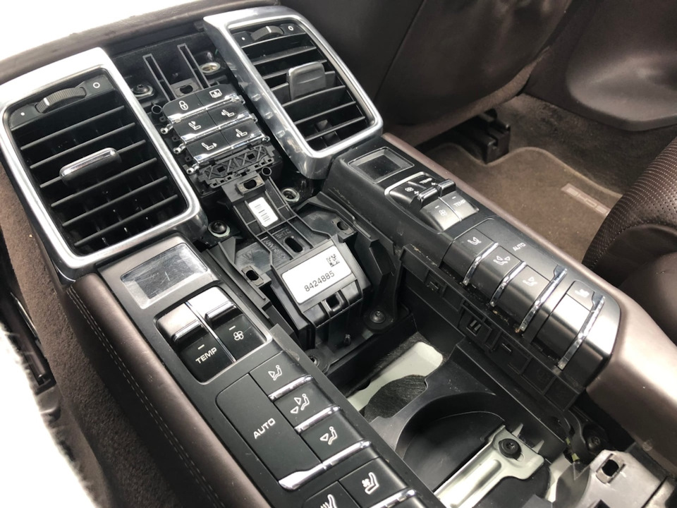 Замена сломанных деталей салона — Porsche Panamera (1G) 970, 4,8 л ...