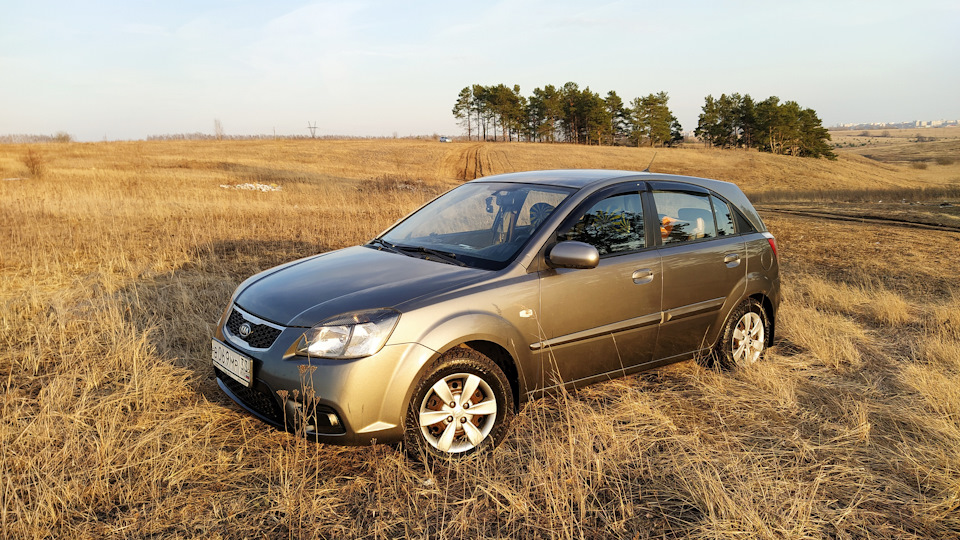 KIA Rio 5-door (2G) 1.4 бензиновый 2010 | МКПП wife's car на DRIVE2