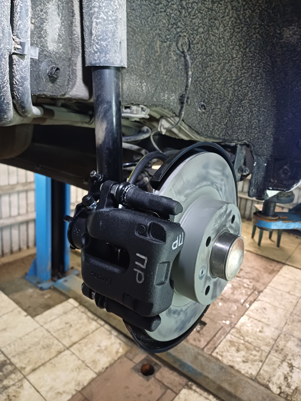 Дисковые тормоза — Lada Vesta (1G), 1,6 л, 2020 года | тюнинг | DRIVE2