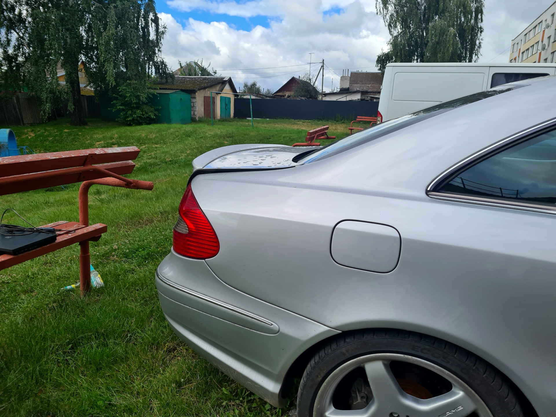 Подтяжки пружин крышки багажника после установки сплойлера AMG A2097900088 — Mercedes-Benz CLK ...