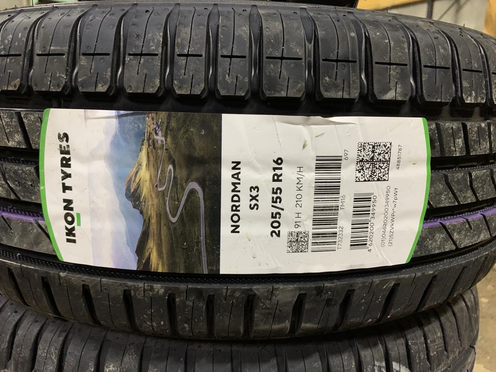 Шины Ikon nordman sx3, Khomen wheels — Ford Focus Sedan III, 1,6 л ...