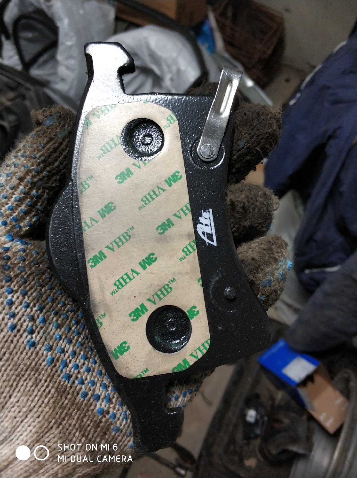 Замена передних колодок — Opel Astra G Coupe, 2,2 л, 2001 года ...