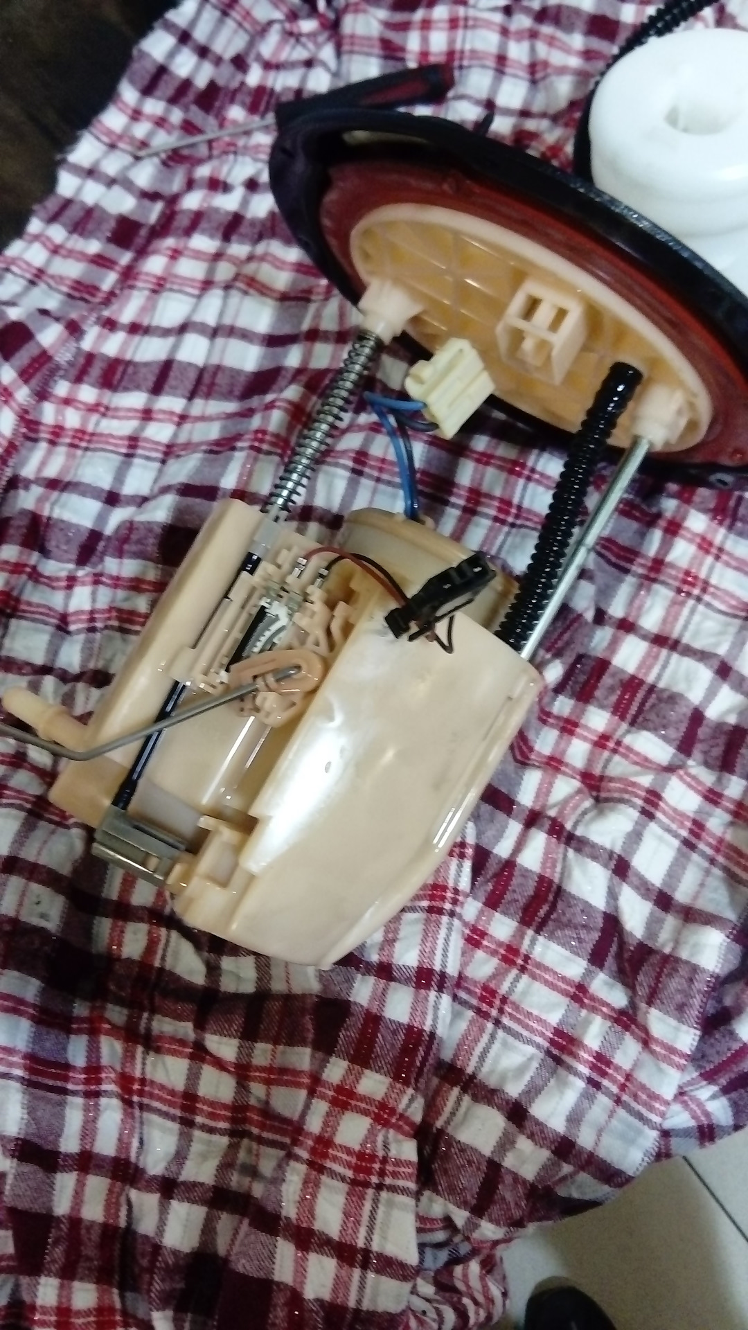 Замена фильтра грубой и тонкой очистки на MAZDA — Mazda MPV III, 2,3 л ...