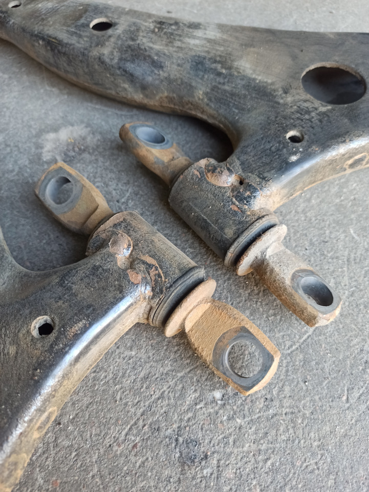 4806833070 Рычаг подвески TOYOTA LEXUS | Запчасти на DRIVE2