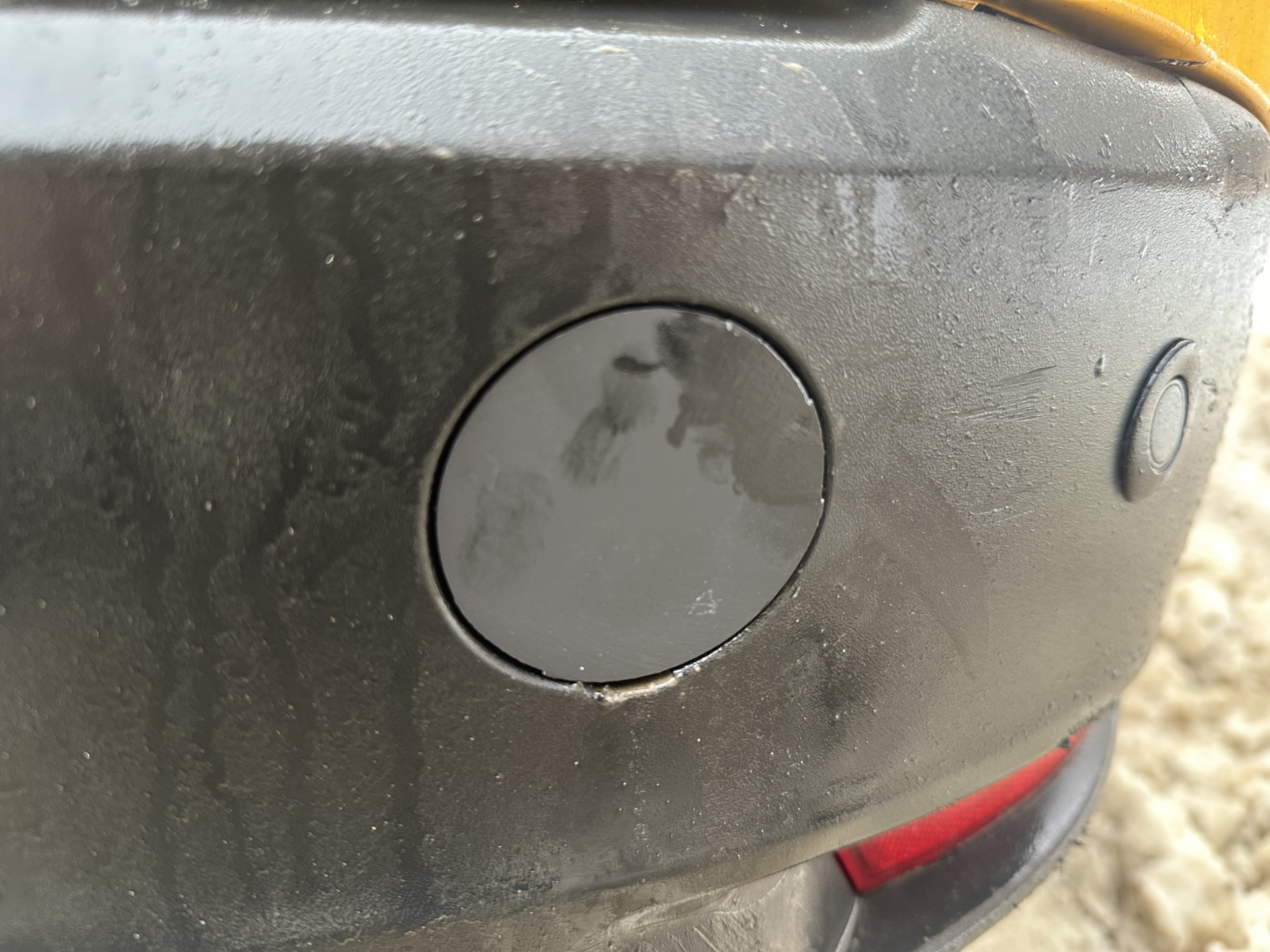 Заглушка в задний бампер — Ford Focus Wagon III, 1,6 л, 2015 года ...