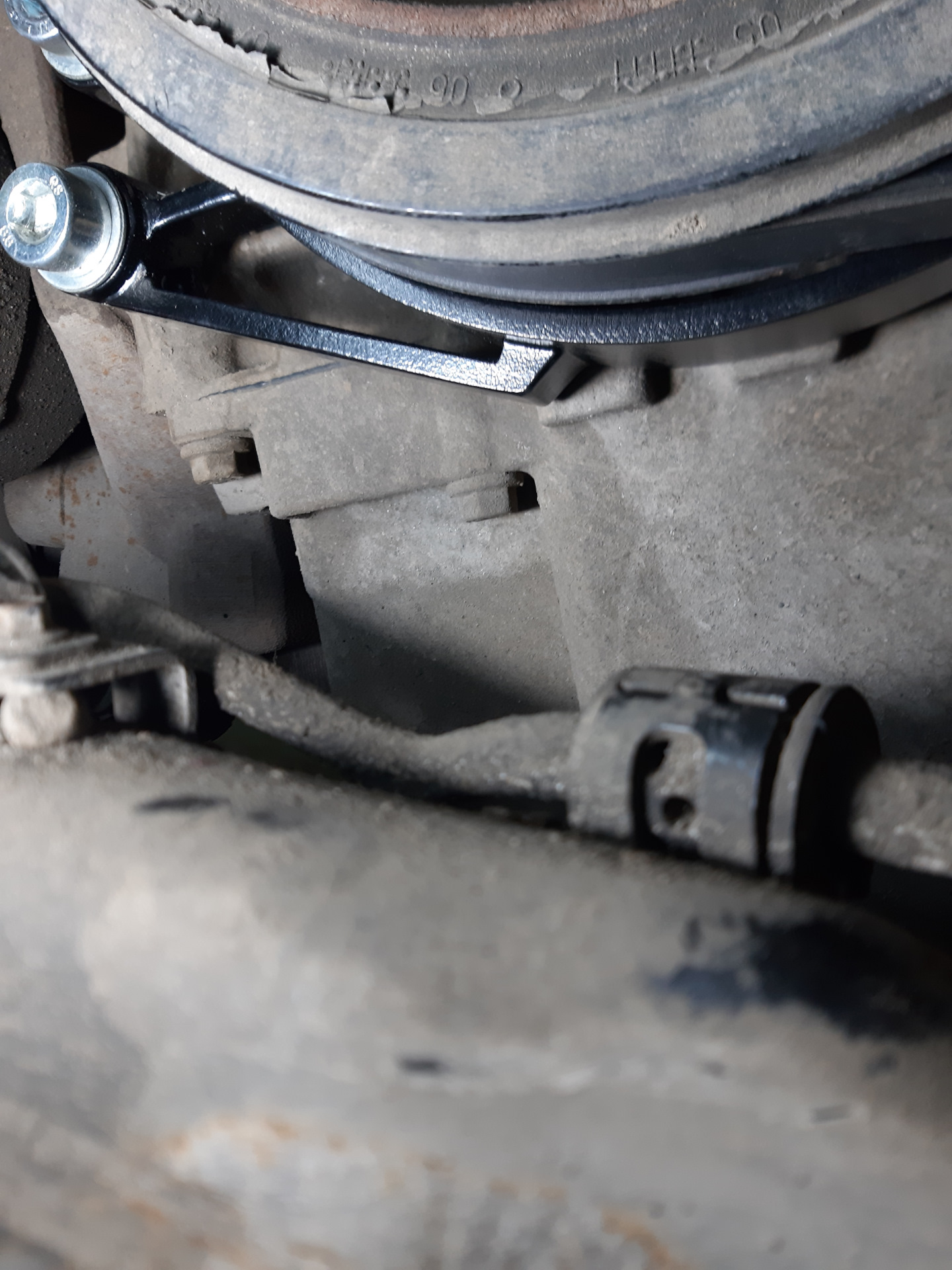 Обгонная муфта генератора — Volvo XC60 (1G), 2,4 л, 2012 года | своими ...