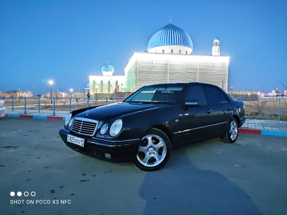 Фотосессия 📷📸🚗🕌 — Mercedes-Benz E-Class (W210), 5 л, 1998 года ...