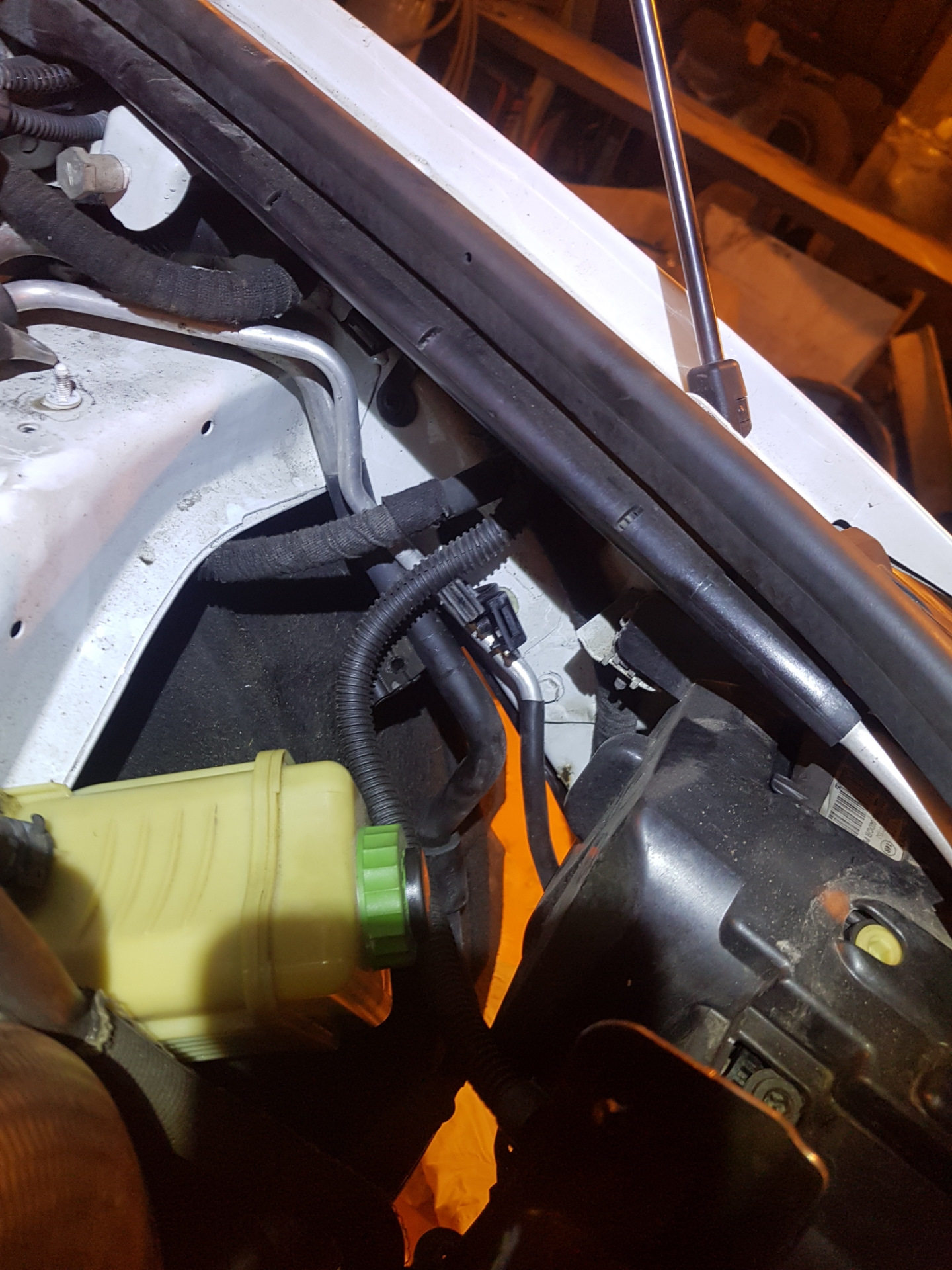 Замена трубки кондиционера — Audi Q7 (1G), 3 л, 2012 года | своими ...