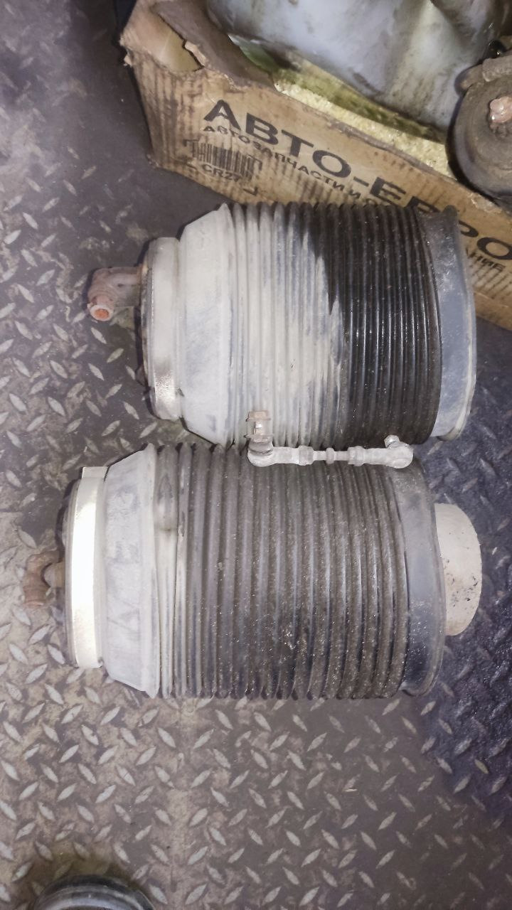 4808035011 Пневмоподушка задняя R TOYOTA LEXUS | Запчасти на DRIVE2