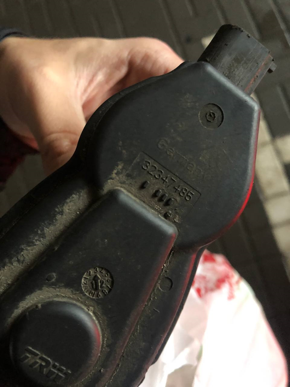 32347486 Carpet. FC 70. Floor Upholstery. (Left, Front, Charcoal ...