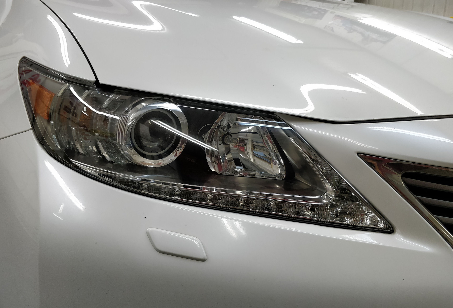 Полировка и бронирование фар. — Lexus ES 300h (XV60), 2,5 л, 2012 года ...
