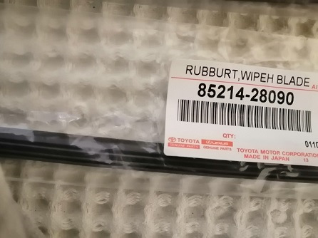 8521428090 Резинка щётки стеклоочистителя правого TOYOTA LEXUS ...