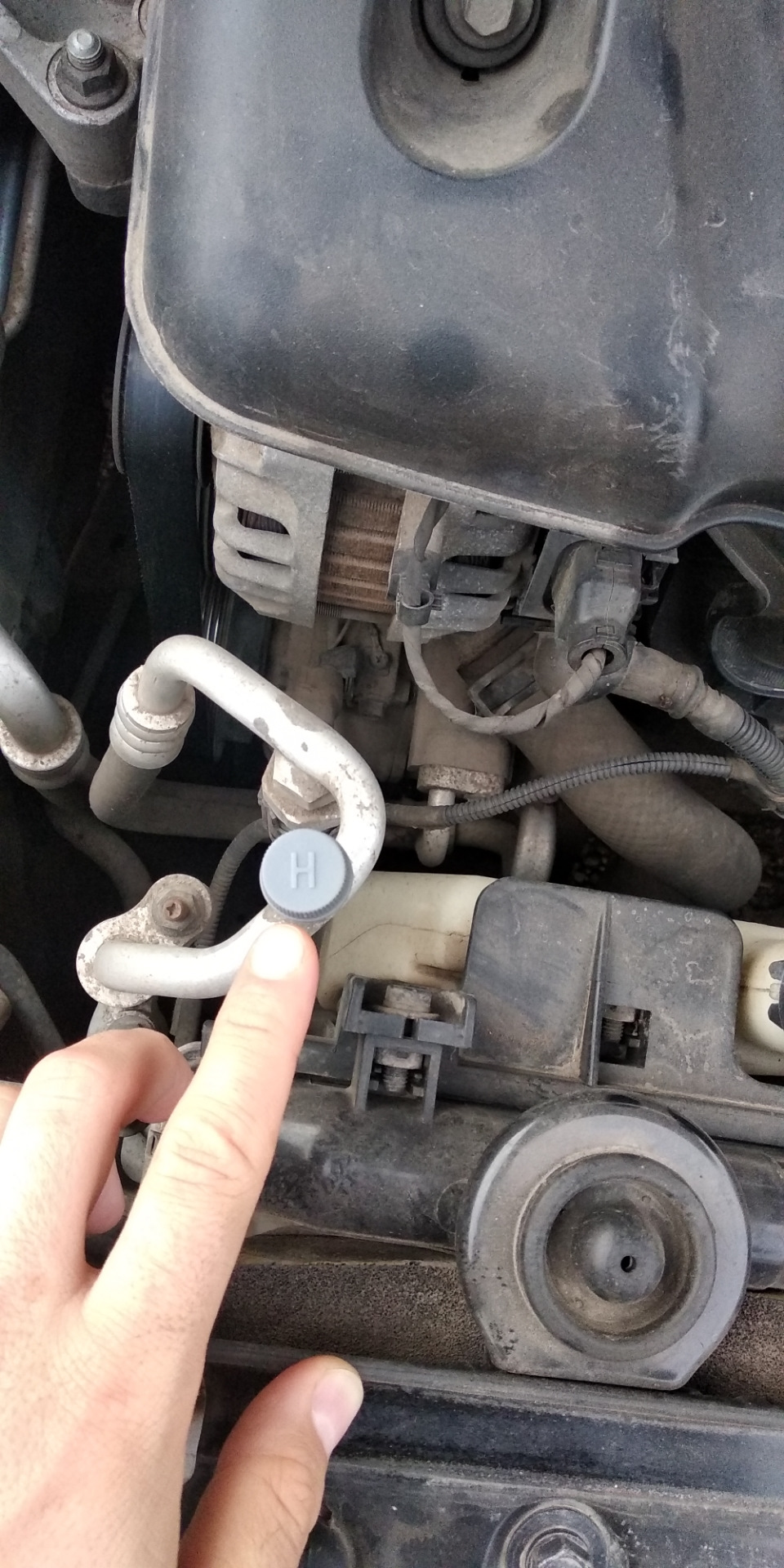 Колпачок трубки кондиционера. — KIA Cerato (1G), 1,6 л, 2007 года ...