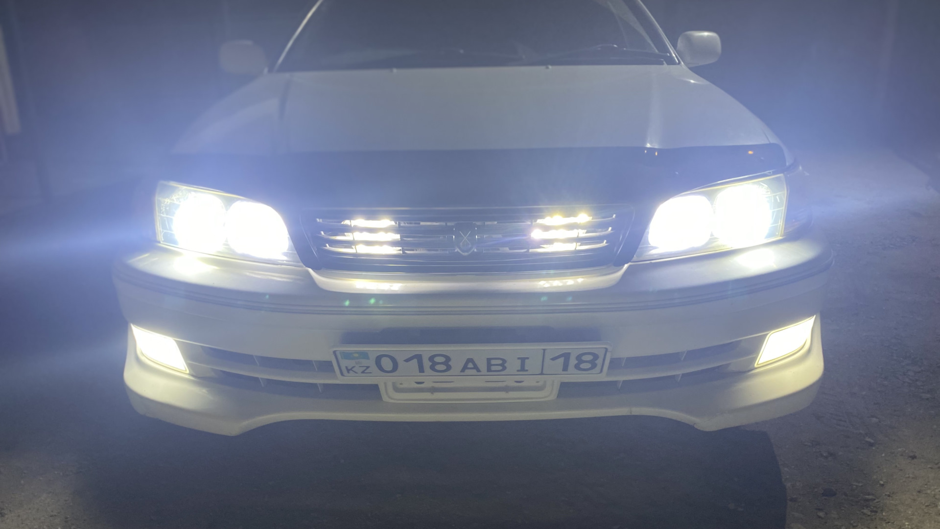 Toyota Mark II Qualis 2.5 бензиновый 1998 | Белый на DRIVE2