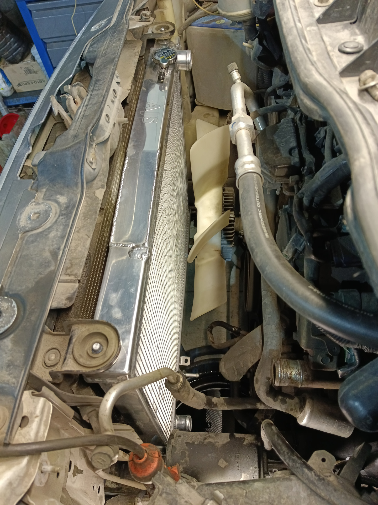 В преддверии Нового года — Nissan Elgrand (E51), 3,5 л, 2006 года | визит на сервис | DRIVE2